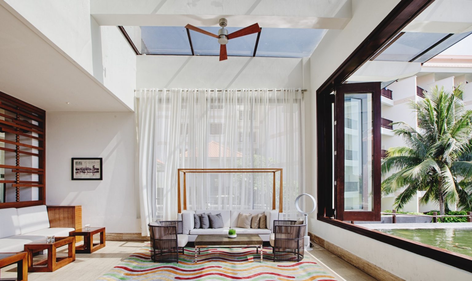 5 Star Beach Bar - Infinity Bar at Pullman Danang Beach Resort