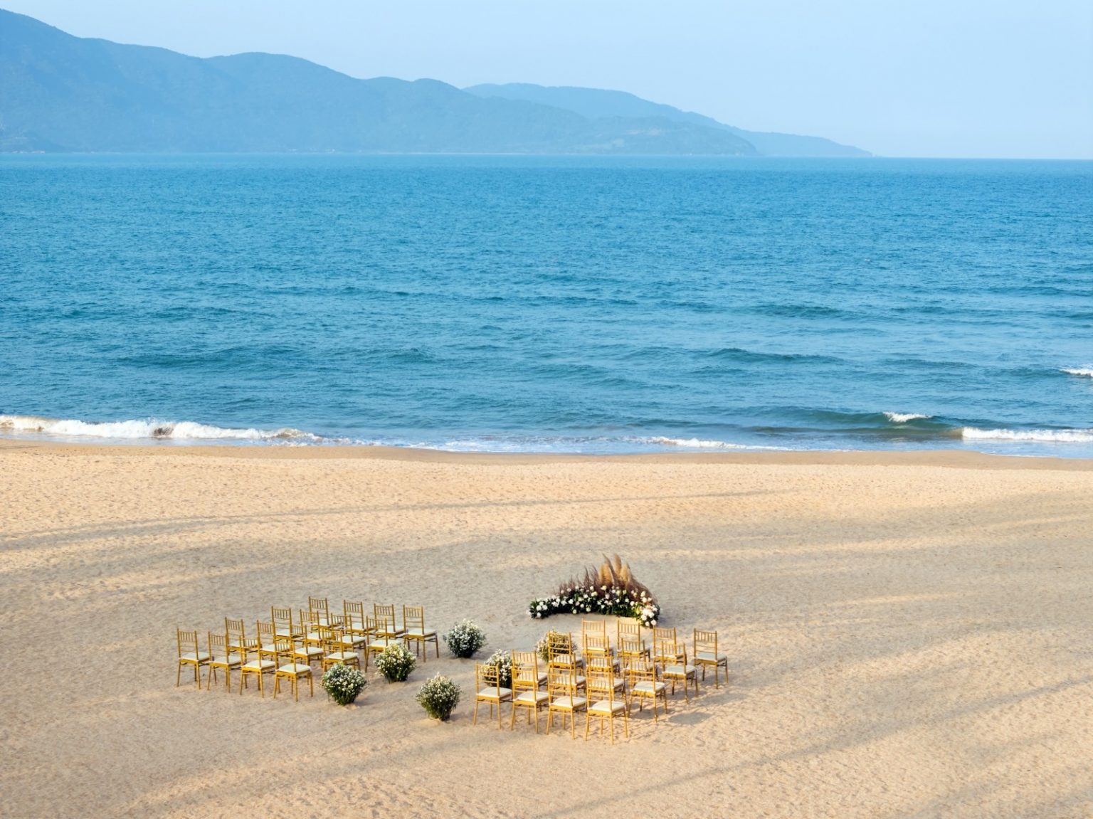 Pullman Danang Beach Resort - Top 10 Bãi Biển Đẹp Nhất Đà Nẵng 2025