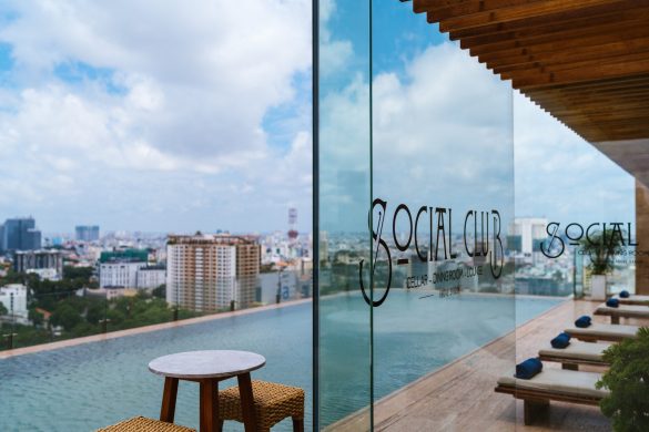 Infinity Pool - Rooftop Views & Cocktails | Hotel des Arts Saigon