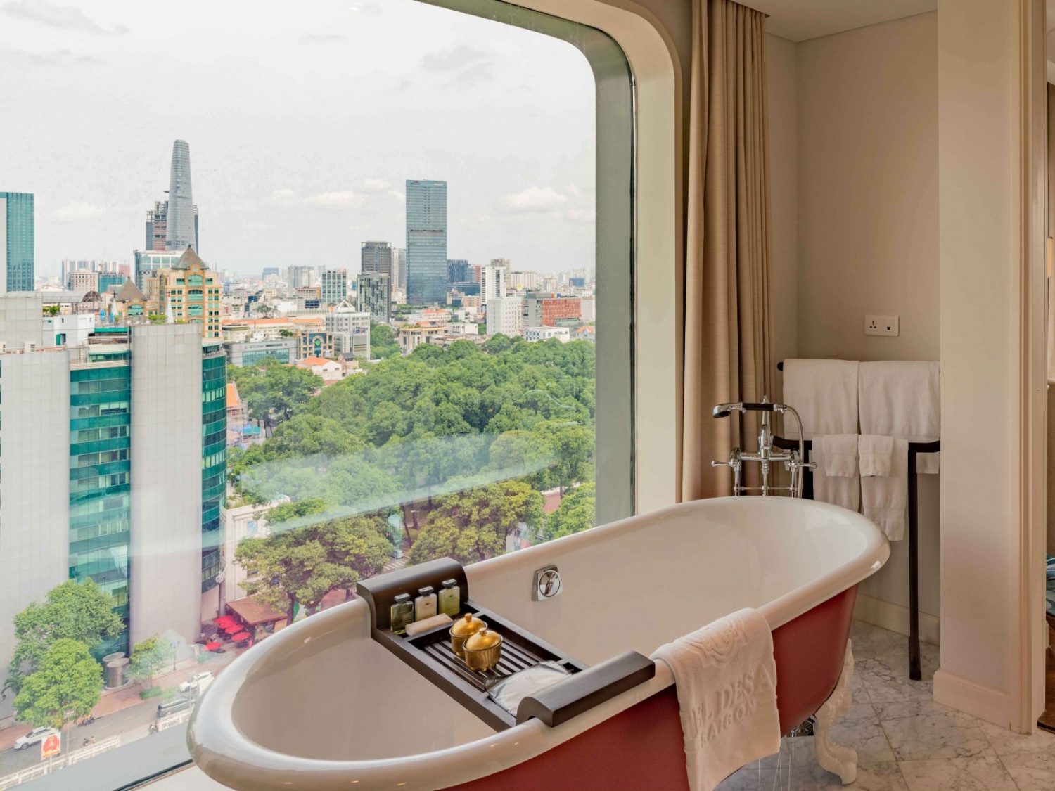 Executive Studio Suite | Hotel Des Arts Saigon - MGallery